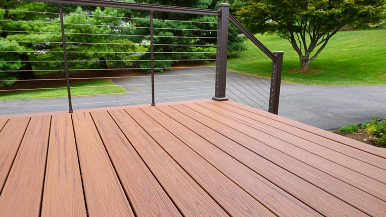 Lames bois composite : acheter le bon produit | Dispano