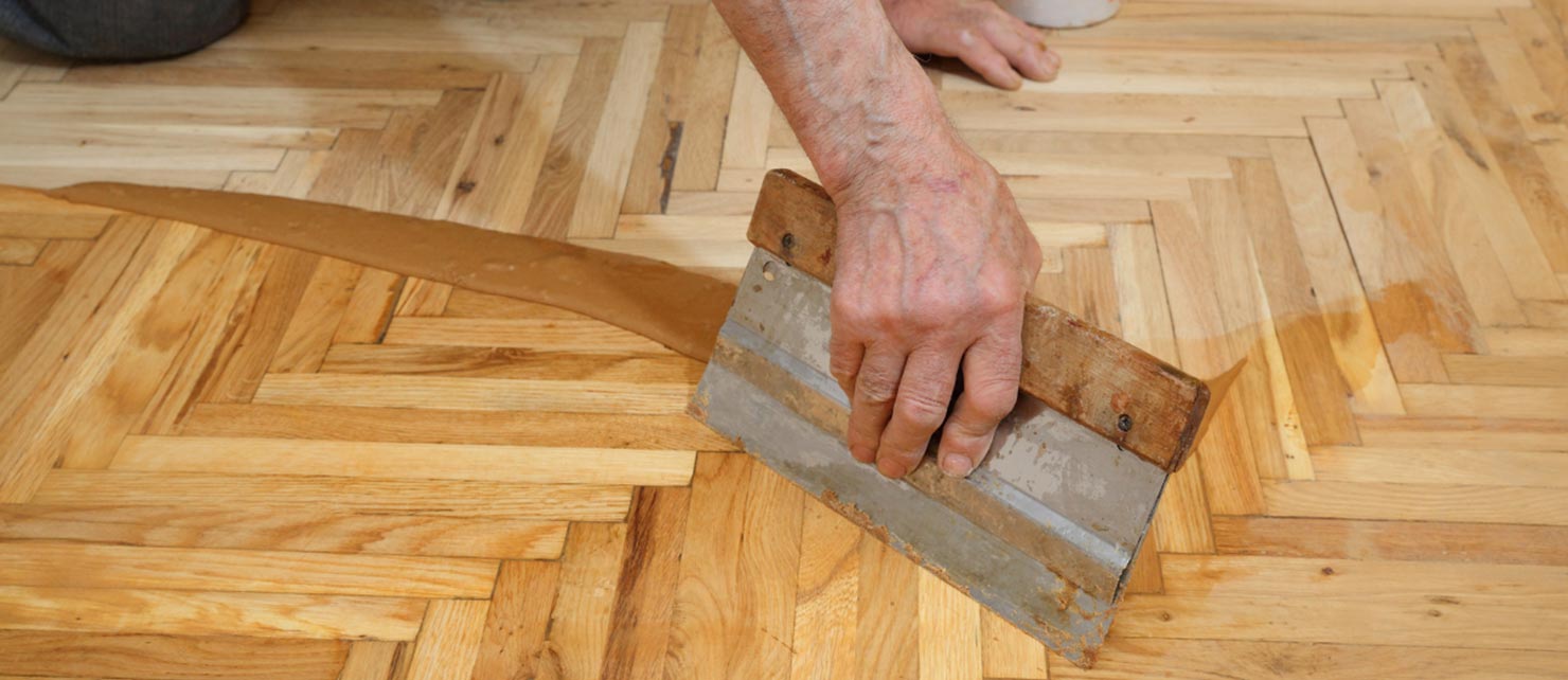 Comment réparer un parquet contrecollé en chêne ? | Dispano