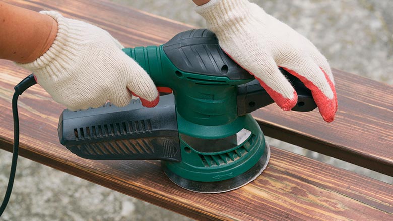 Comment poncer un bardage bois ? | Dispano